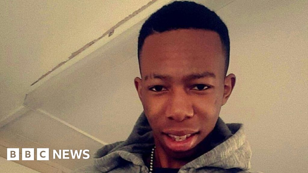 Three teenagers guilty of killing rapper Mdot over a bicycle - BBC News