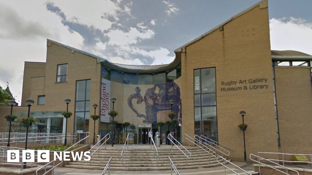 Leamington, Nuneaton and Rugby libraries to shut on Sundays - BBC News
