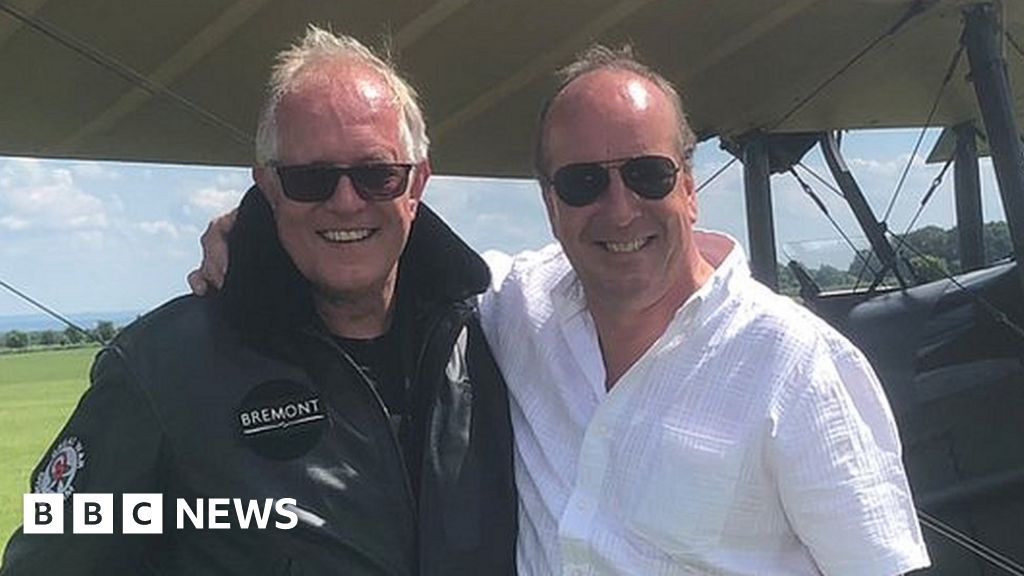 Replica Spitfire pilot Trevor Bailey was "brilliant brother" - BBC News