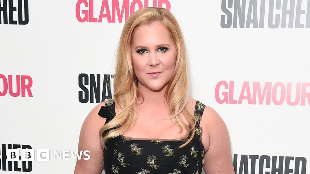 Amy Schumer challenges Netflix on comedian pay gap