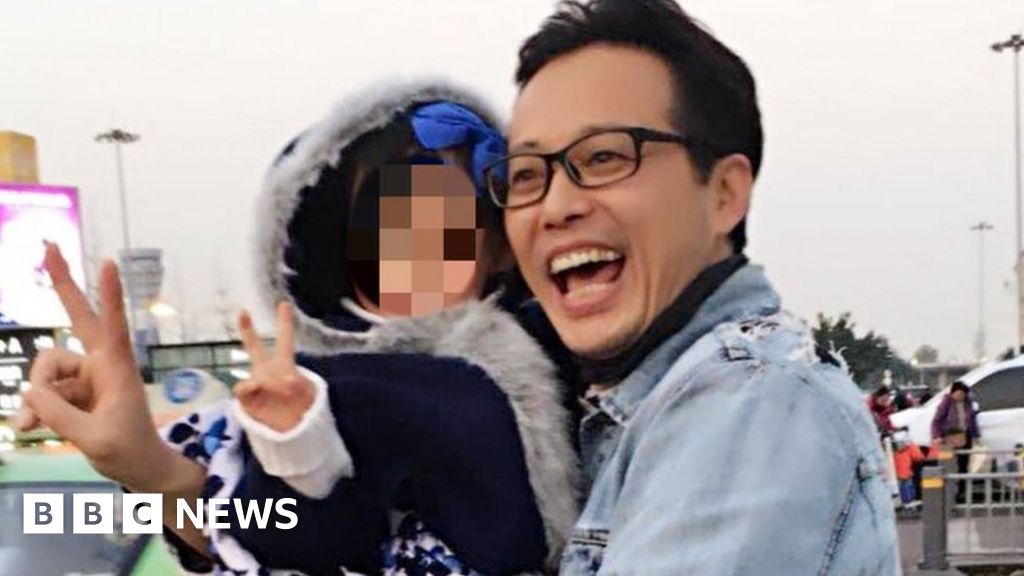 Hua Yong: Chinese artist freed in time for daughter's birthday - BBC News