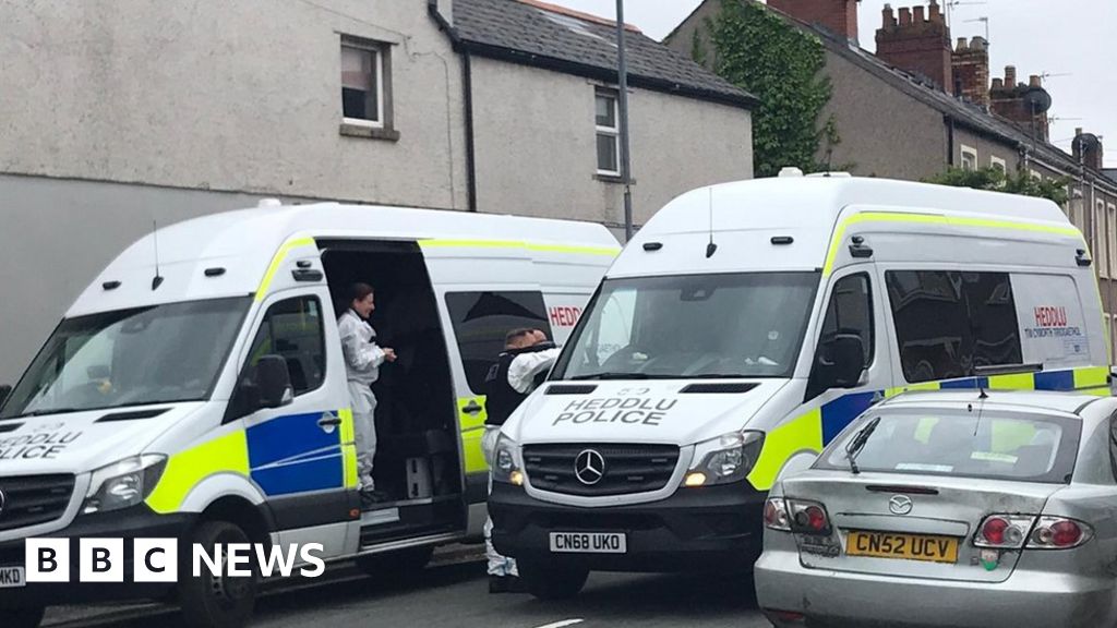Three arrests after man stabbed in Cardiff