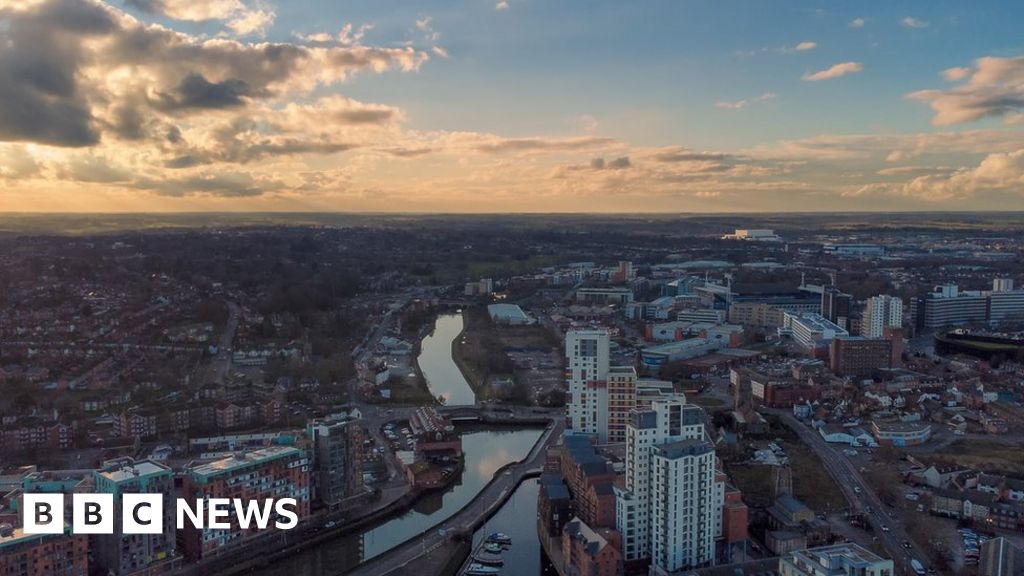 Census 2021: How has Suffolk changed in 10 years? - BBC News