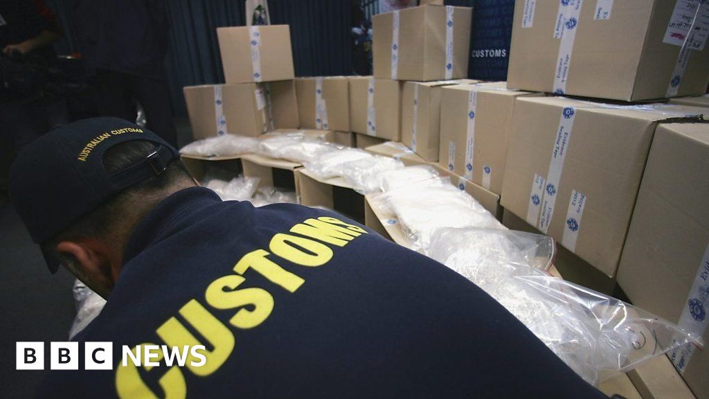 Huge crystal meth haul in Australia - BBC News