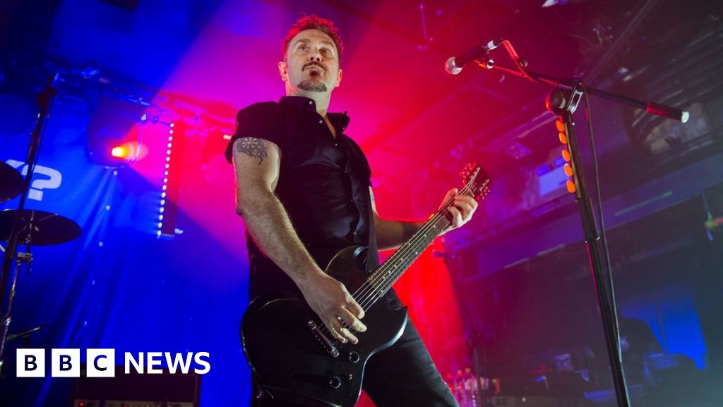 Therapy?: Andy Cairns part of NI Guitar Heroes events - BBC News