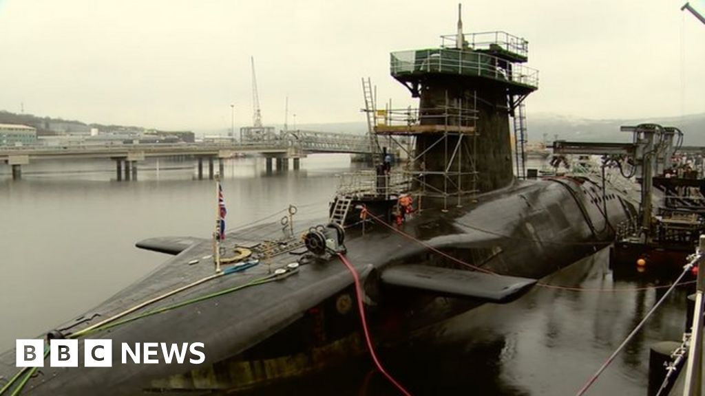 Everyday life on board a nuclear submarine - BBC News