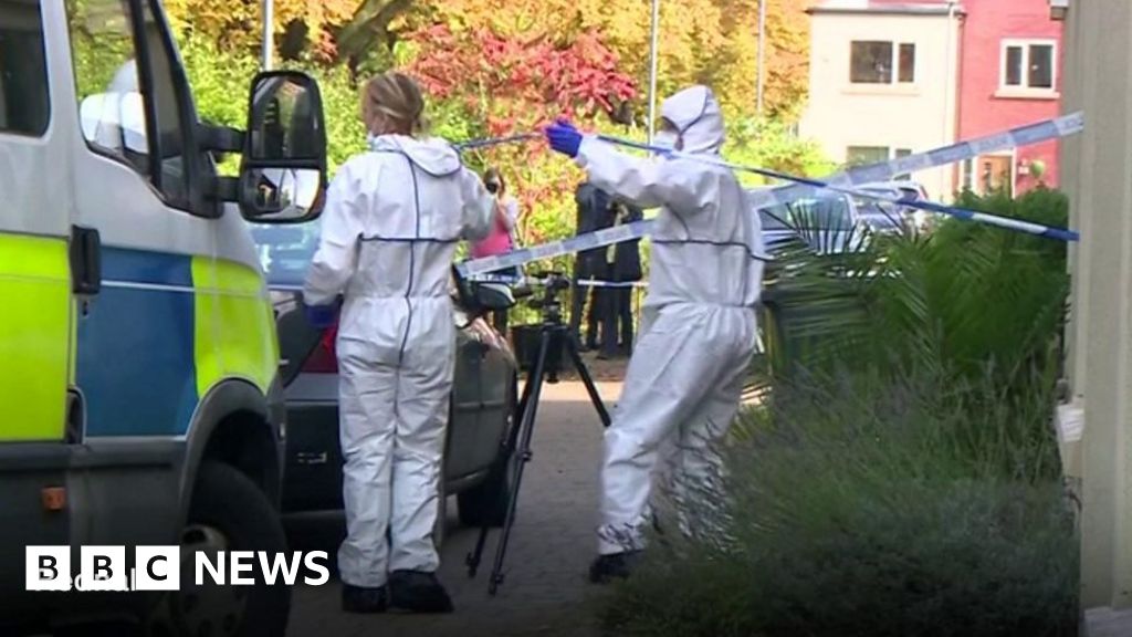 West Midlands Police investigate 'murder-suicide' - BBC News