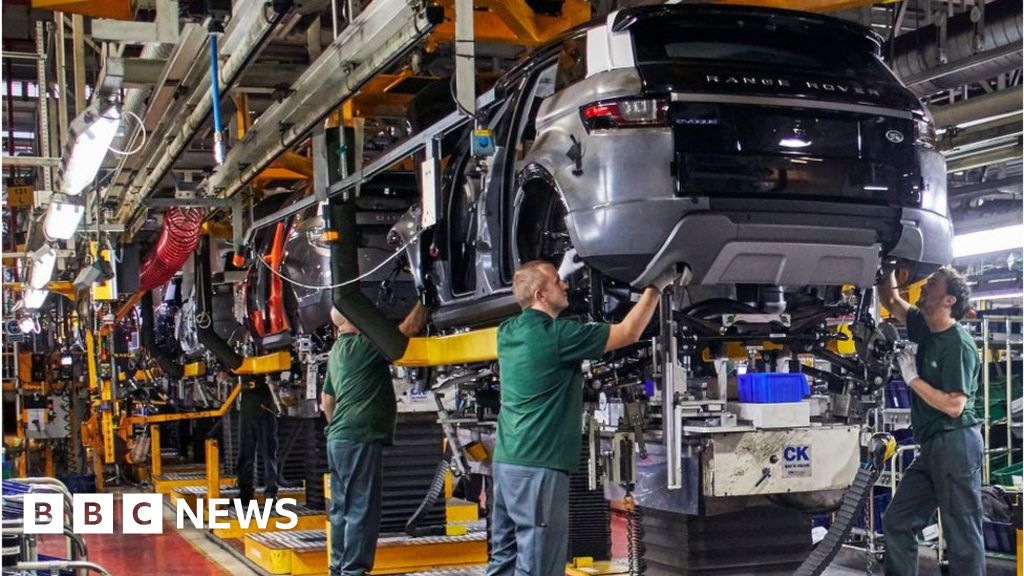 UK car manufacturing tumbles in July - BBC News