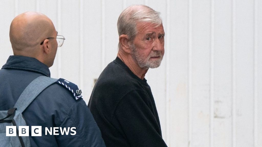 David Hunter: Final arguments in British man's Cyprus murder trial - BBC News