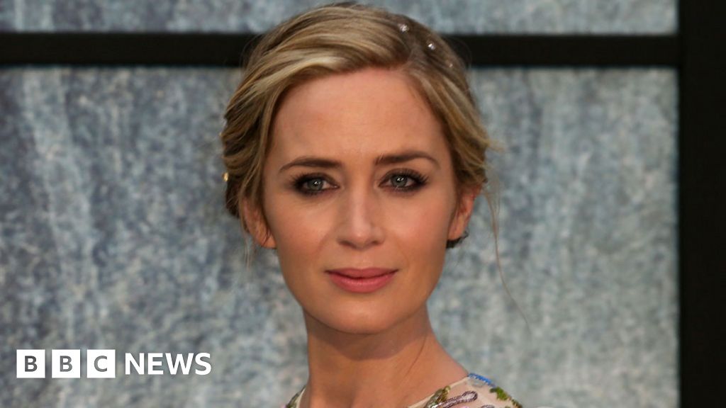 Emily Blunt speaks out against 'mummy cult' at Girl on the Train ...