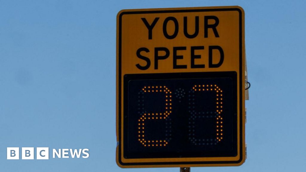 Northampton crime commissioner gives £5,000 for speed signs - BBC News