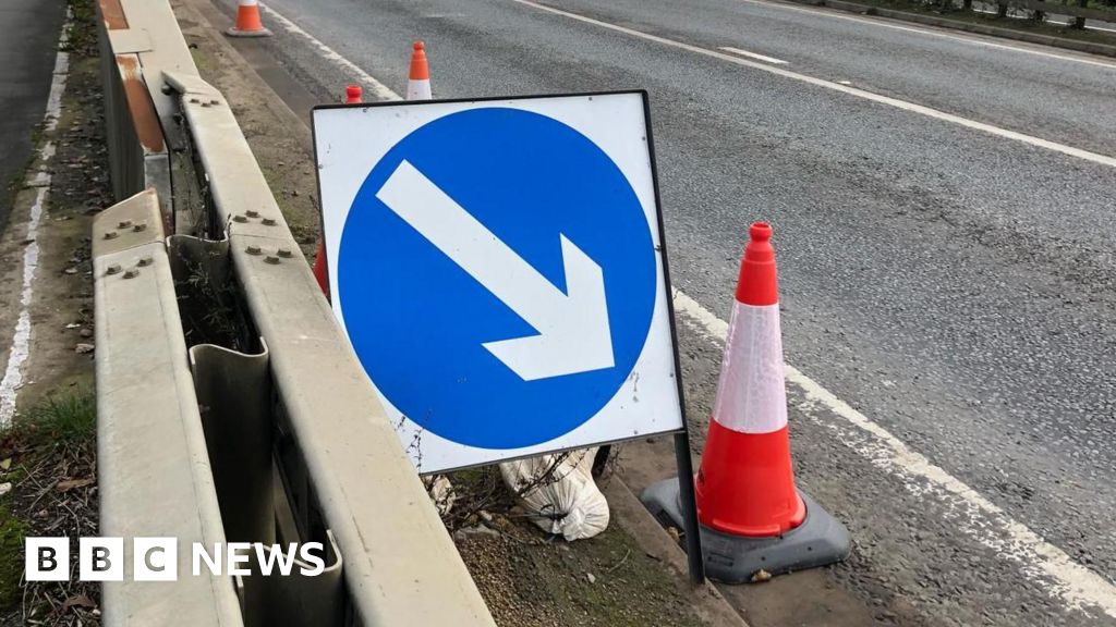 Gloucestershire residents helping to report abandoned road signs