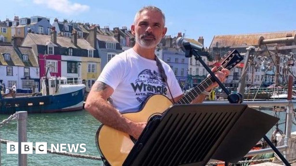 Rescued Weymouth musician writes song for RNLI anniversary - BBC News