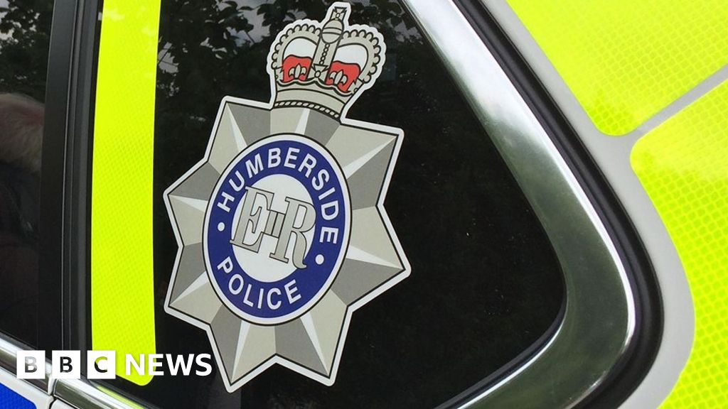 Woman, 87, seriously injured after Hull street robbery