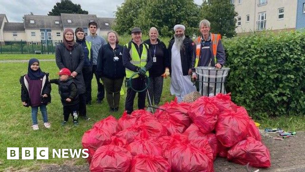 Peterborough litter clean-up aims to tackle neighbourhood crime - BBC News