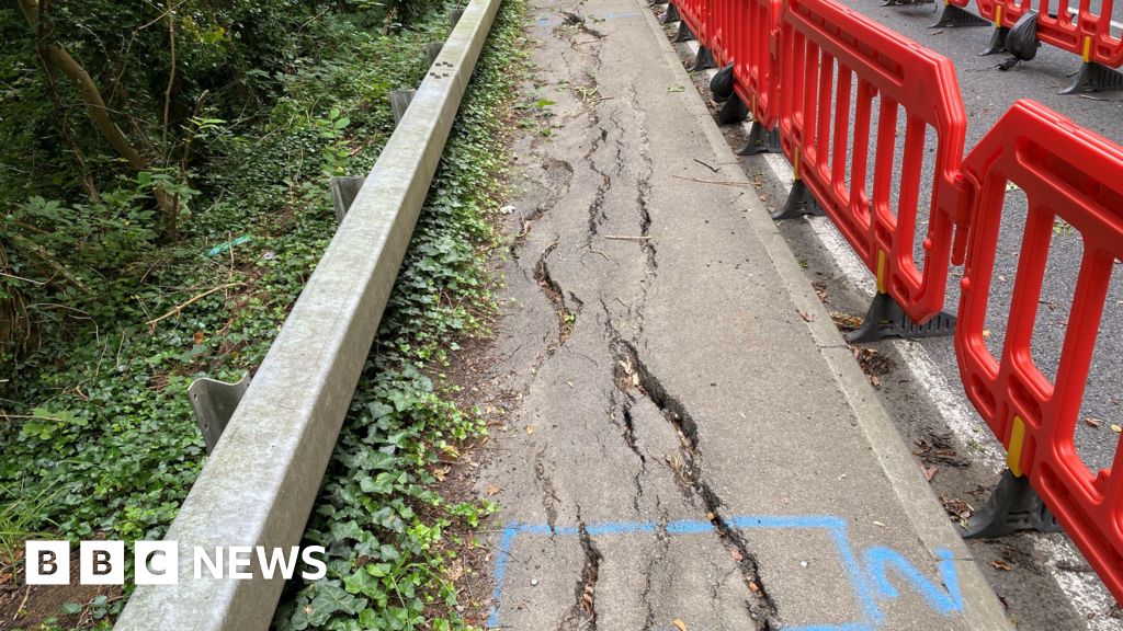 A35 traffic: Motorists face seven months of roadworks - BBC News