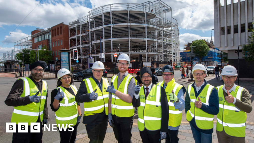 Steel framework completed on new Wolverhampton college building - BBC News