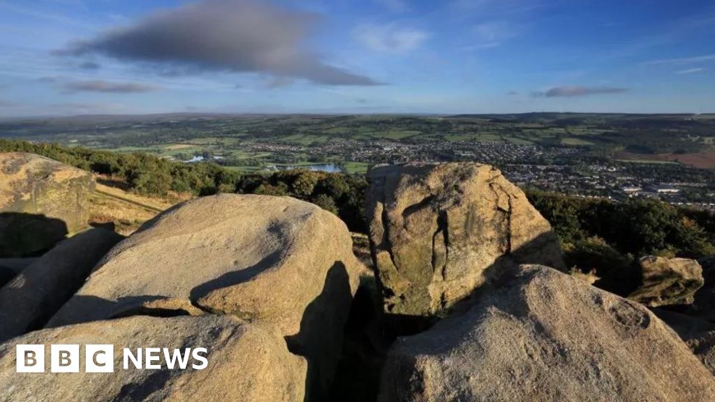 Leeds beauty spots given parking charges despite concerns - BBC News