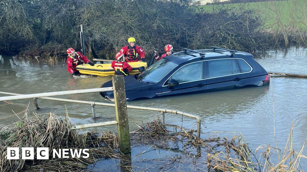 Essex Crews Deal With Cars And Van Stuck In Flood Water Near Billericay