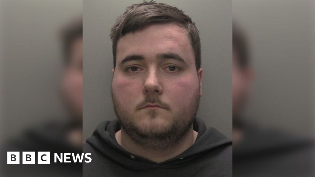 Hull man Connor Laud jailed for 16 years for child sex assaults - BBC News