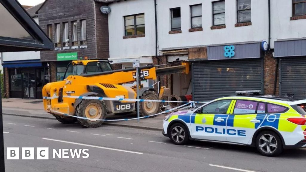 Barnham: Man charged after attempted cash machine theft - BBC News