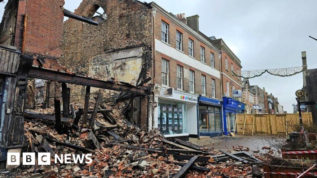 Dorchester fire: Clear-up to begin at collapsed cafe site