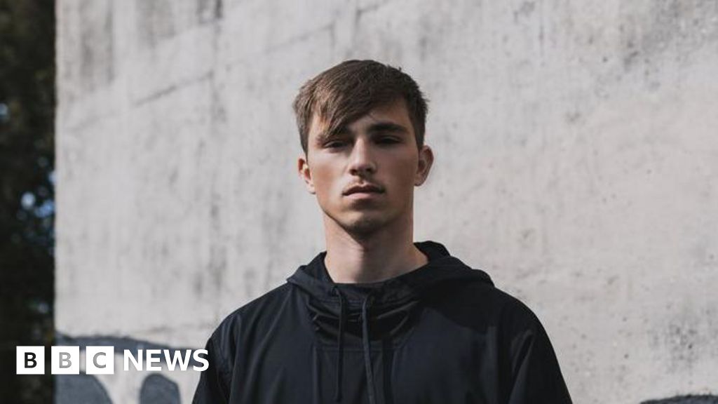 Sunderland DJ Nath Brown celebrates chart success - BBC News