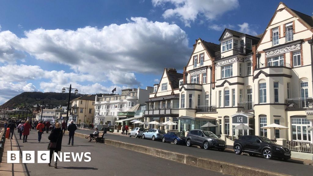 Last chance to have say on new parking rules in Devon - BBC News