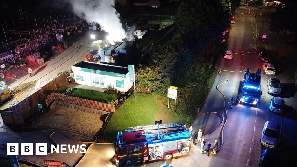 East Sussex: Shipping container fire sparks emergency response - BBC News