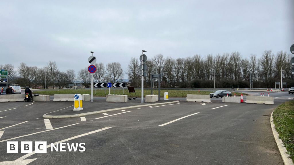 A40 Innsworth roundabout will not open until late spring - BBC News