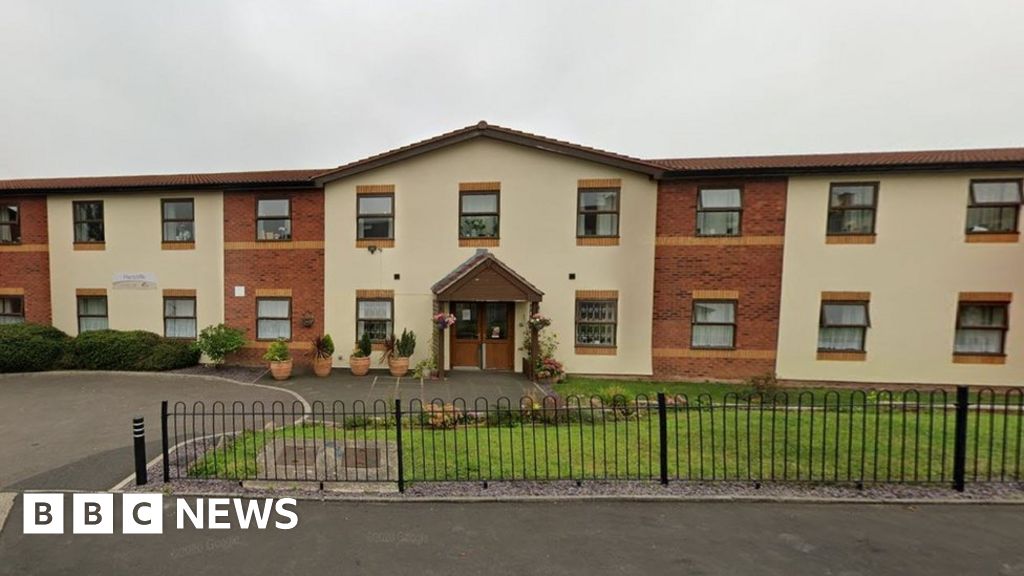 Hartcliffe Nursing Home fail to protect dying man's dignity - BBC News