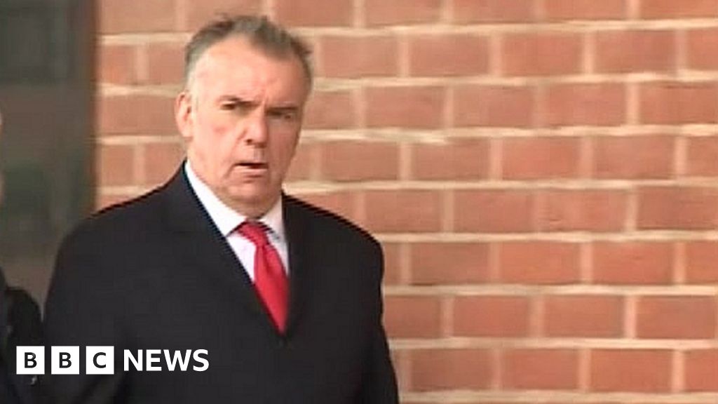 Darlington bus crash: Michael Gilbert given suspended jail term - BBC News