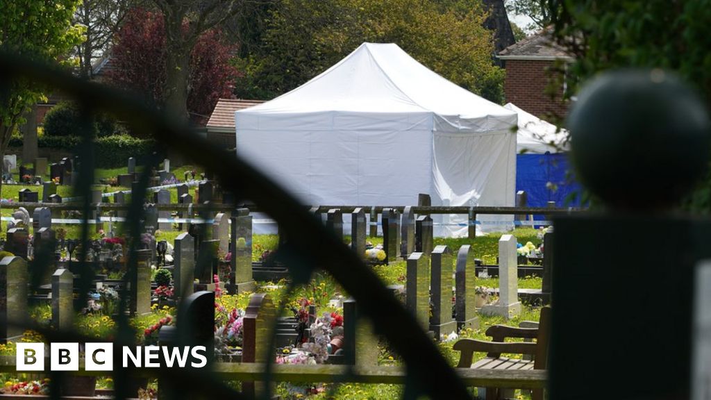 Barnsley: Police probe after grave disturbed in cemetery - BBC News