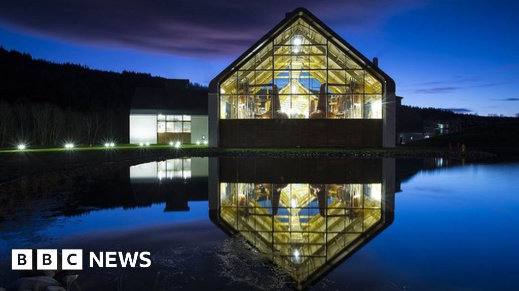 RIBA reveals its favourite UK buildings of 2015 - BBC News