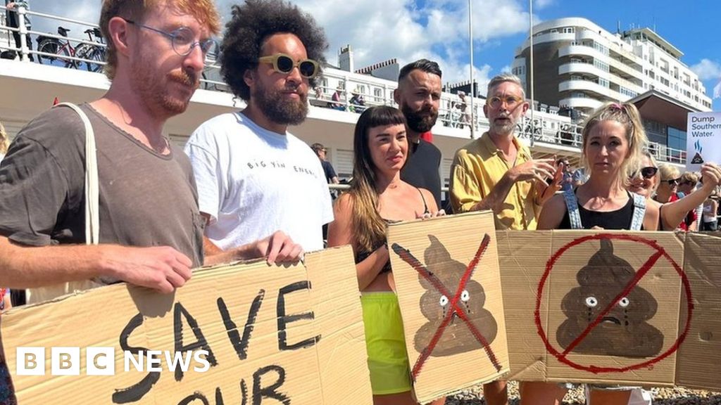 Sewage: Protests in St Leonards over Southern Water - BBC News
