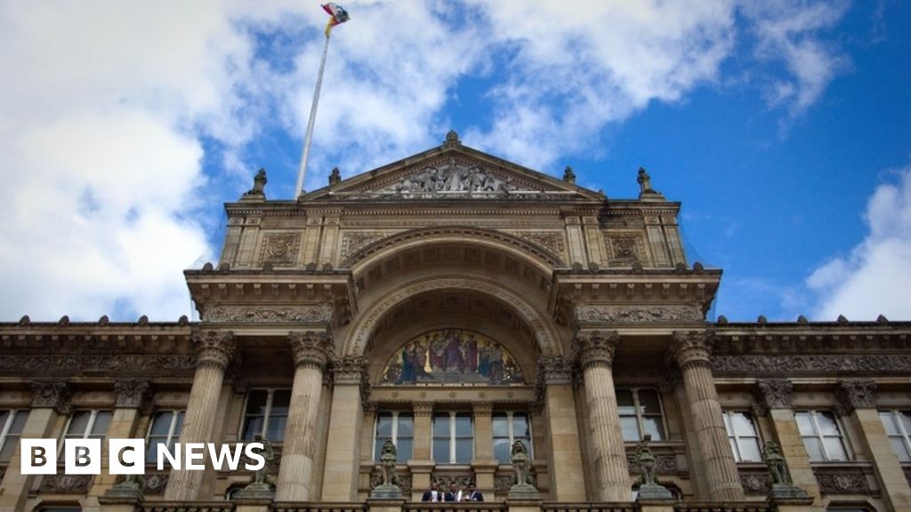 Local elections 2018: Labour holds Birmingham City Council - BBC News
