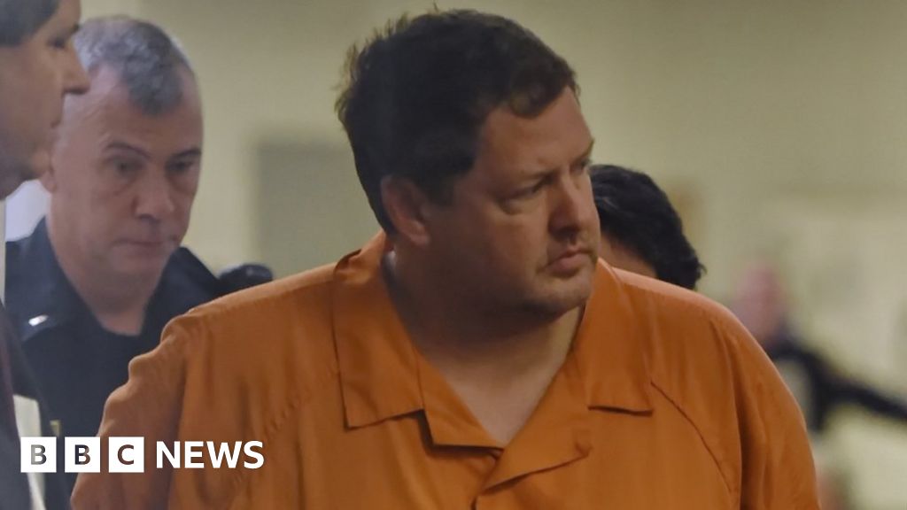 Todd Kohlhepp charged with multiple murders in South Carolina - BBC News