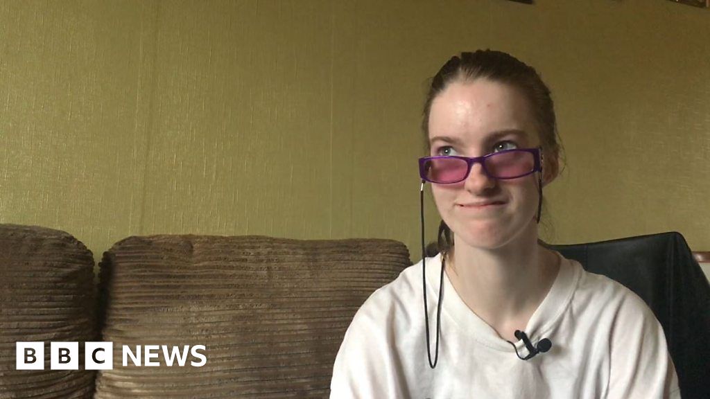Irlen Syndrome: 'Important people know about condition' - BBC News