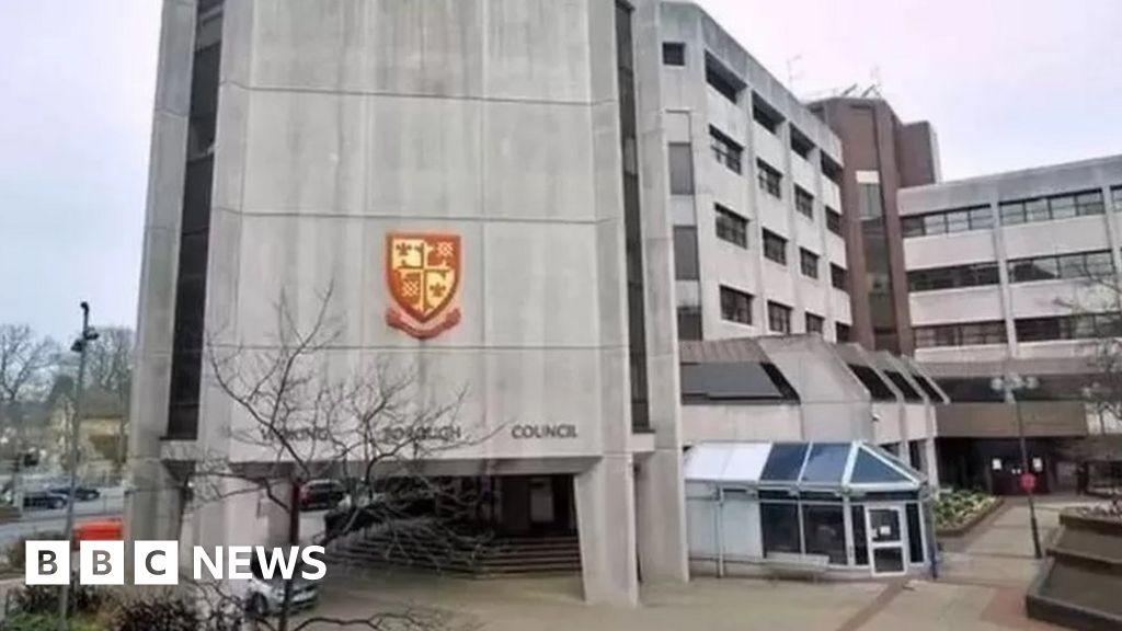 Woking Borough Council's plan to set first balanced budget in a decade ...