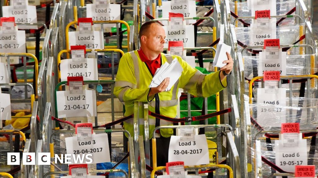 Royal Mail halts three million scam letters - BBC News