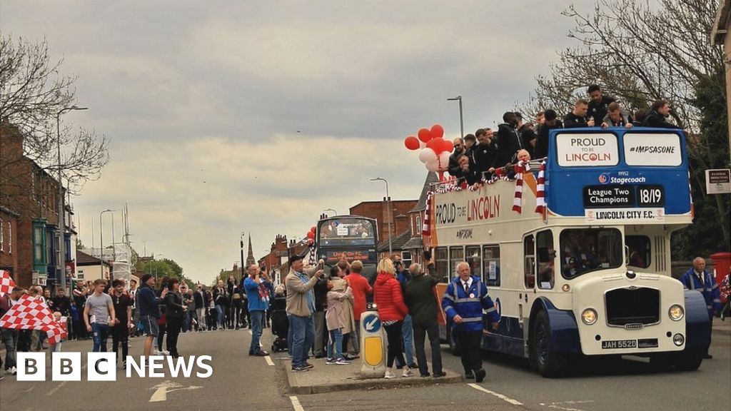 Open top buses for football teams | RailUK Forums