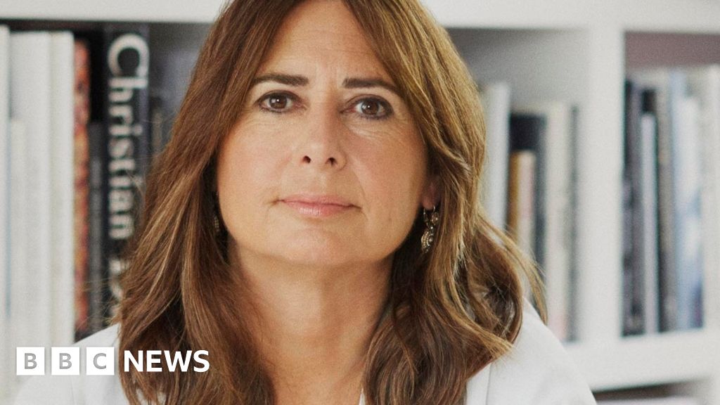 Alexandra Shulman: How her time at Vogue shaped British fashion - BBC News