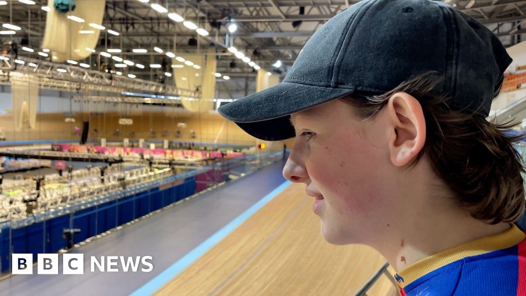 'My brain tumour made me want to help others' - BBC News