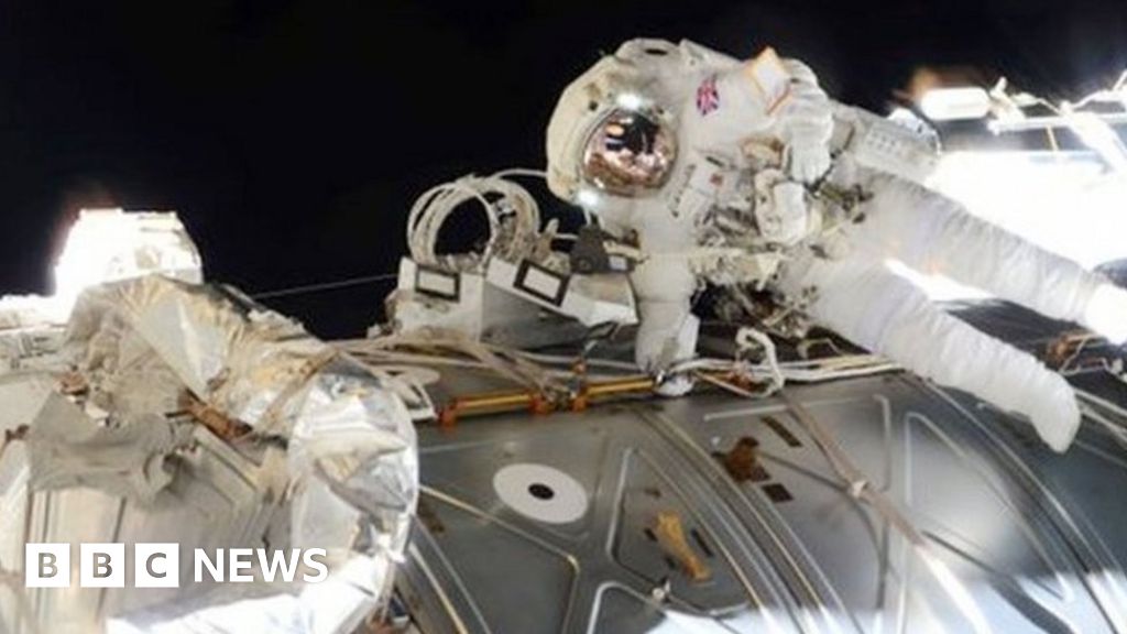 Tim Peake: Spacewalk my finest moment - BBC News