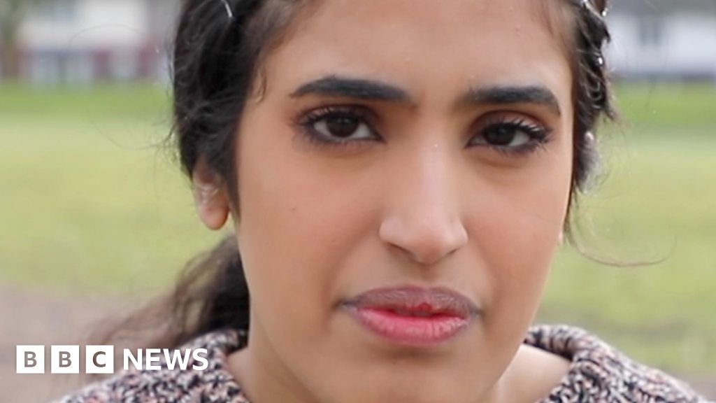 How one website helps hundreds seek asylum - BBC News