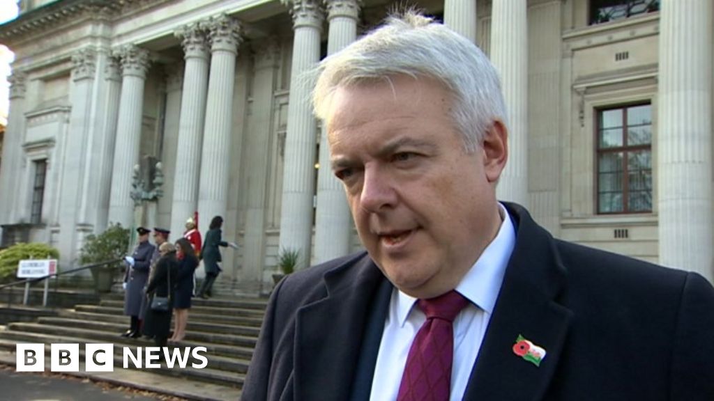 Carwyn Jones: We must learn lessons from war - BBC News