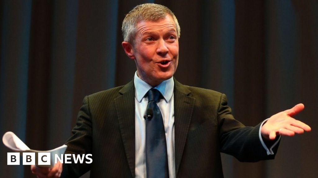 Willie Rennie makes education funding pledge - BBC News