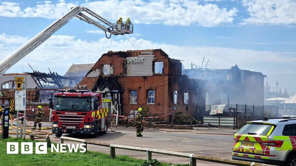 Littlehampton fire: Fundraiser for Harvester staff who 'lost everything'