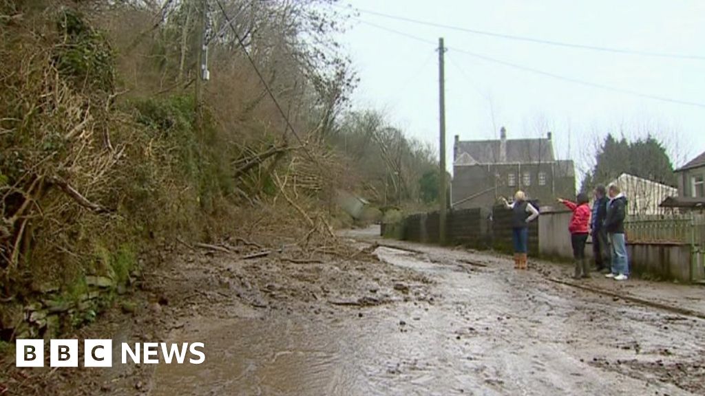 £800k pledged to deal with Ystalyfera landslides - BBC News