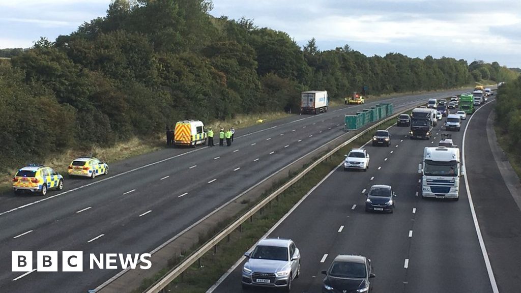 Pedestrian struck by lorry on M5 near Bristol dies